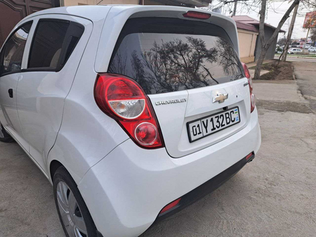 Spark 1,25 mator 1 pozitsiya metan gaz 3-pok NAXTga sotiladi