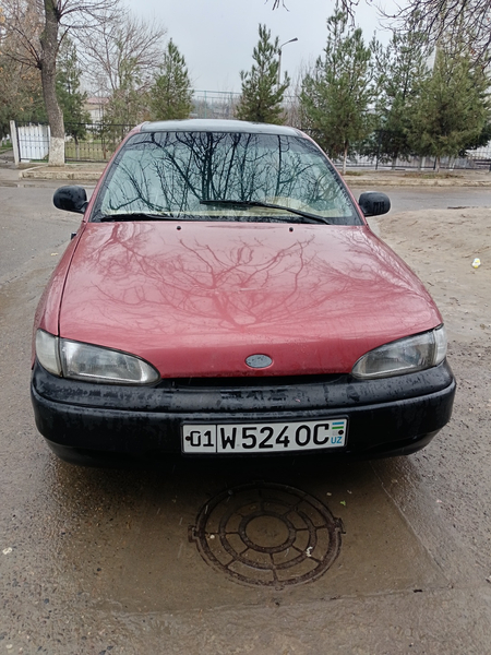 Hyundai accent sredno  horoshi sostoyanie