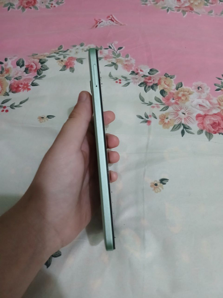 Redmi not 12s kam ishlagan karobka dakument bor ideal holatda 256 pami