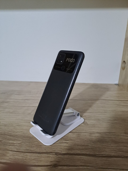 Pocco c40 sotiladi