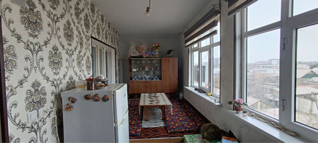 3(4 xona qlingan) xonali uy sotiladi, narxi kelishiladi.