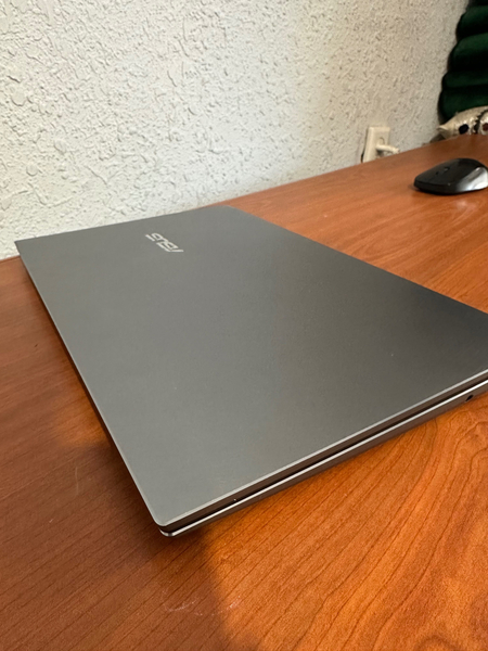 Asus Zenbook 14, Ryzen 5-5500u, Nvidia MX250 (2GB), 8/256