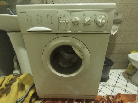 Продам стиральную машинку indesit