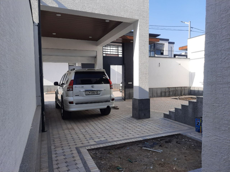 HI-TECH  sotiladi