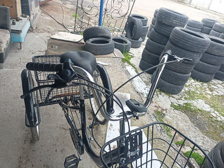 Velesaped skoris qòyilagan kòp yurmagan yengidey