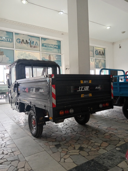 ElektoMuravey Bobo motors