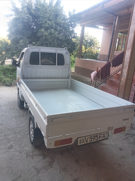 Labo kareyiski mos mator karobka zo'r