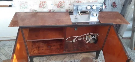 Швейная машинка 