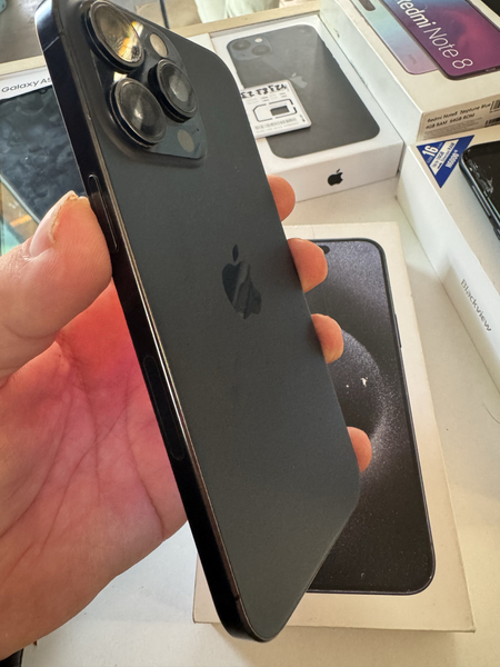 Phone 15 pro max sotiladi 256gb emkost 98 sikl 231