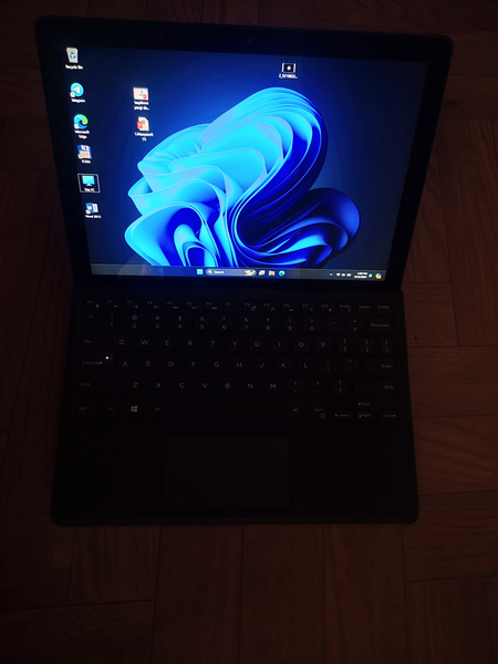 Dell core i5 8650u 8/256 2in1 +Sim card