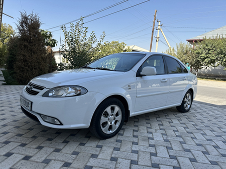 Chevrolet gentra 3 pozitsiya