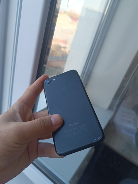 Iphone 7 pamiti 128 narxi 900.000 kelishamiz