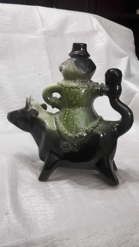 Продается керамическая статуэтка 