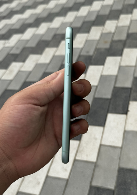 Iphone 11 sotiladi  ideal 64tali bez karopka LLa  ochilmagan yomkst 78