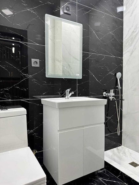 Продаётся коммерческое помещения  ( Офис ) на Юнусабаде Ц-4 Br12
