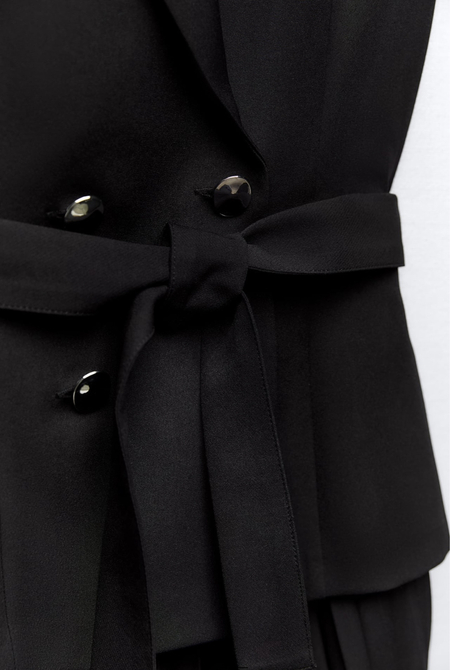 Продается платье от ZARA. Идеальное. Новое. В размере s.