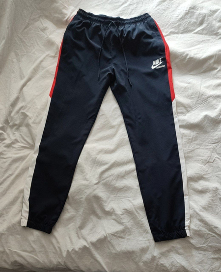 Продаётся спортивный костюм NIKE