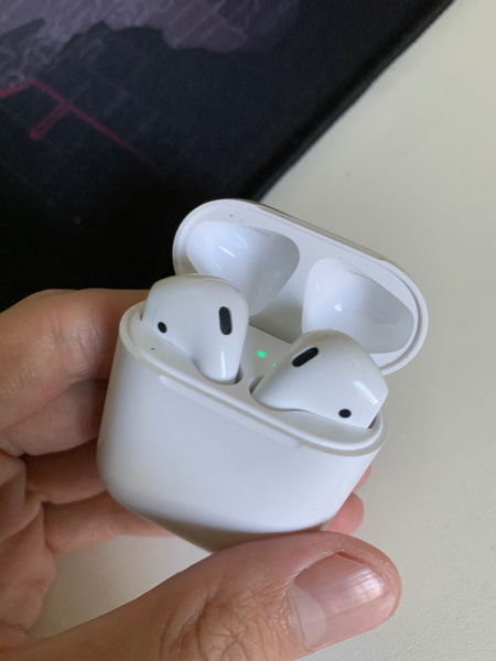 Продам AirPods 2.1