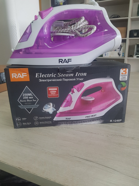 Продаётся Утюг Raf