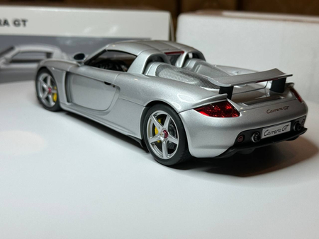 Porsche Carrara GT AutoArt Millennium 1:18