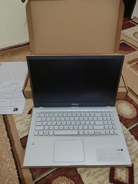 ASUS  X515J 16/1 terabyt