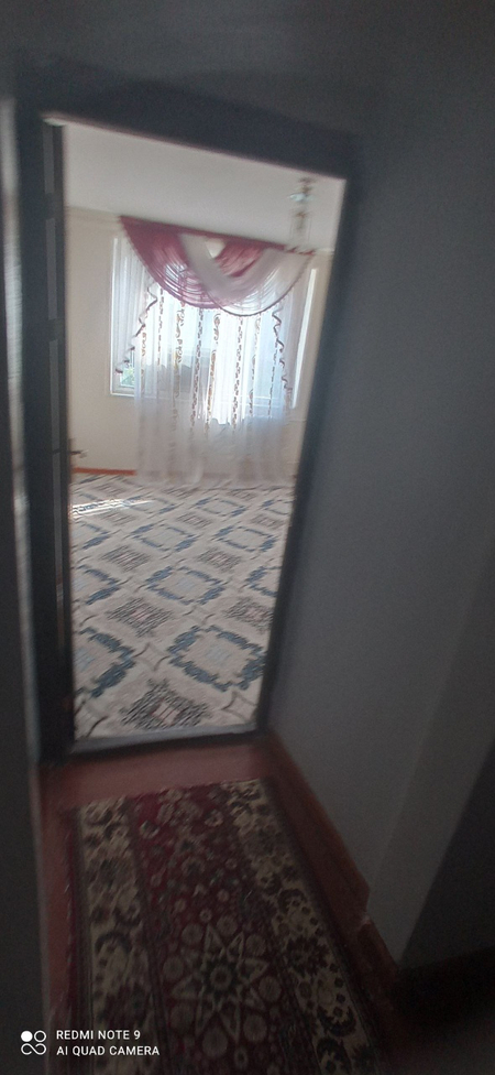 Русалка томонда жойлашган 2 хонали квартира ижарага берилади