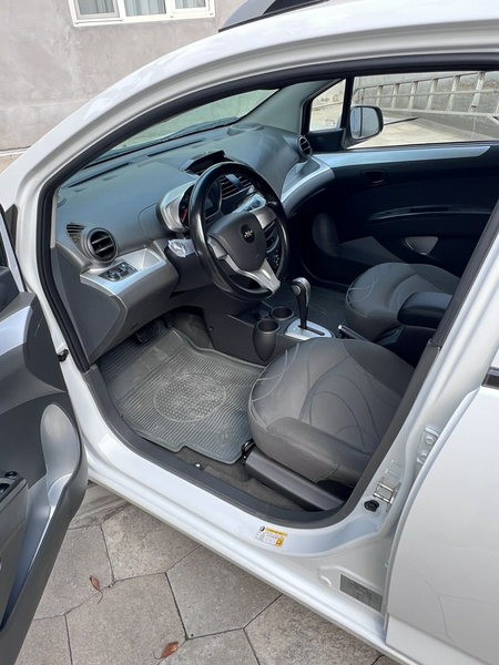 Chevrolet spark 2017 AT full