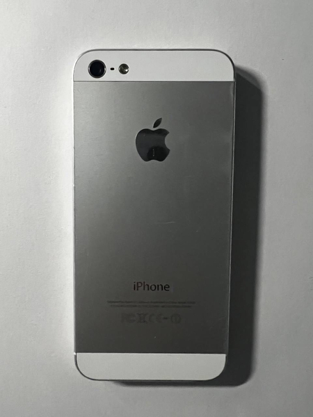 Продаю Iphone 5 - 16GB
