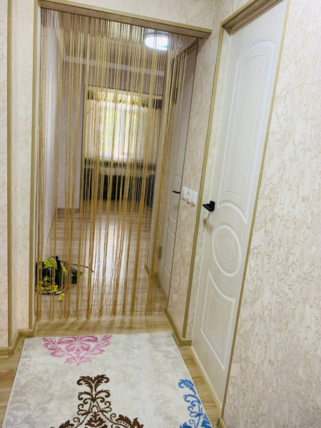 Продается 1 ком метро космонавтов с обстановкой шикарная место срочно