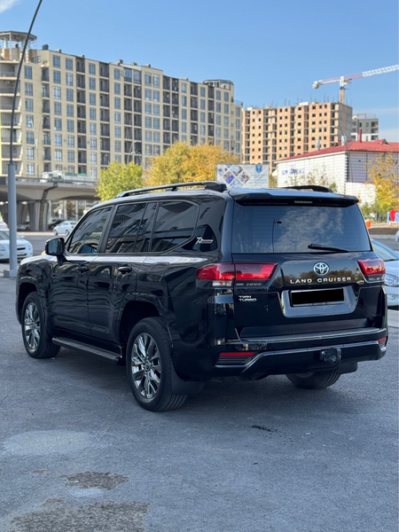 Tayota Land Cruiser 300  3.5L