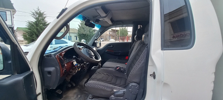 Kia bongo sotiladi
