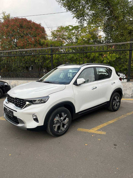 Kia Sonet Prestige 3-pozitsiya full oq rangi yengi bez probeg