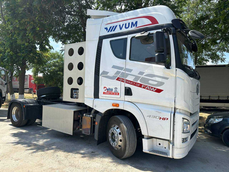 Седельный тягач FAW 4х2 CNG Метан