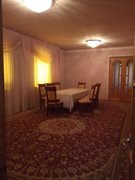 Nazarbek Turkustonda  Tayyor hovli sotiladi