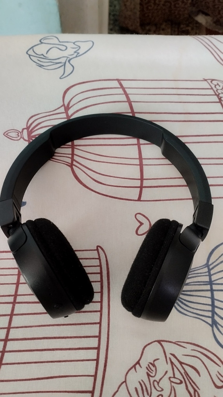 Наушники JBL отличный