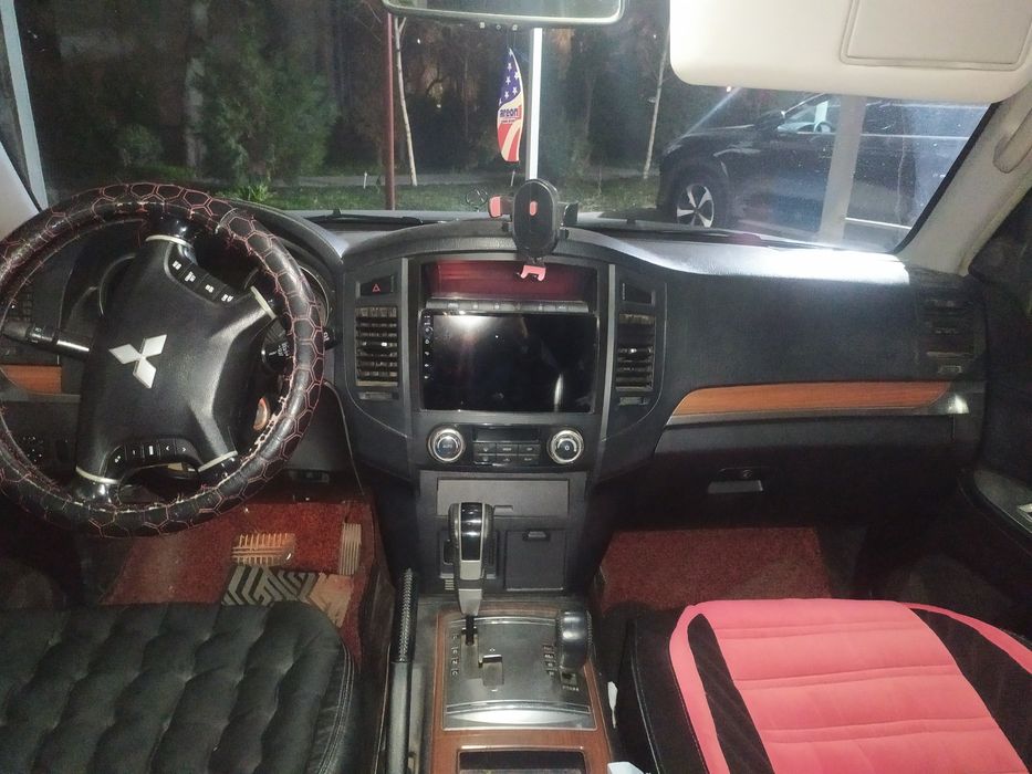 Продаётся Mitsubishi Pajero 4. Машина зверь.