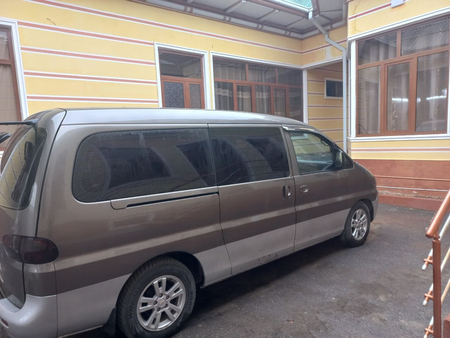sotiladi hyundai starex benzinda