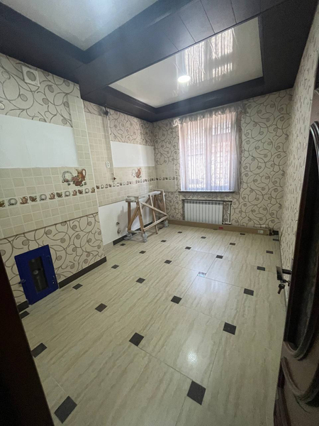 Продаётся 4× комнатная В ЖК Бахт Касри