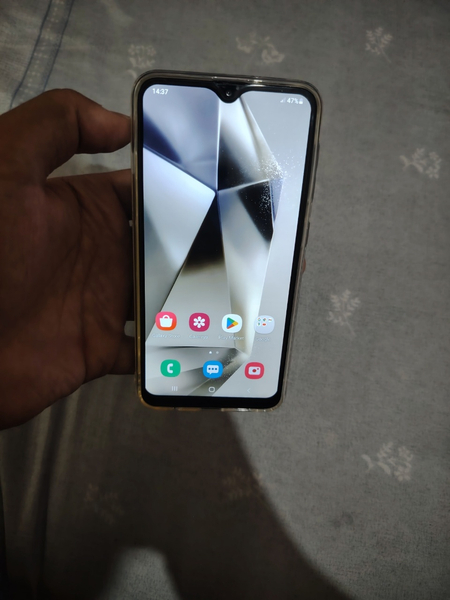 Samsung A10 holati ideal tinniq