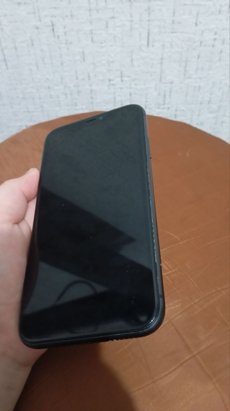 iPhone 11 black