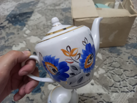 Чайник с чашками