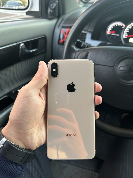 iPhone xsmax 64 gb