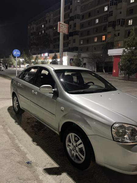 Продам ласетти 2009 года выпуска в идеальном состоянии ездила женщина