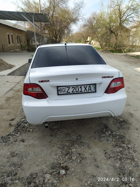 Nexia sotiladi 1.5
