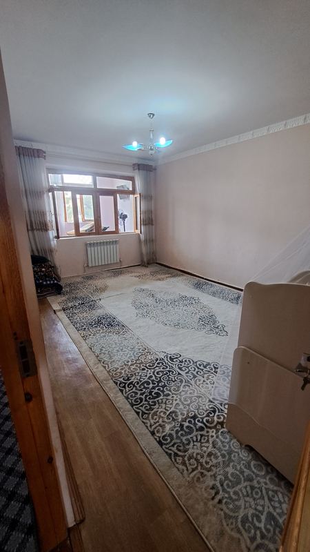 Срочно Продаётся 77 серия 3 комнат 3 этаж