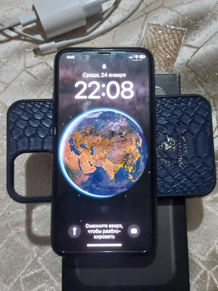 IPhone 11 pro Sotiladi.