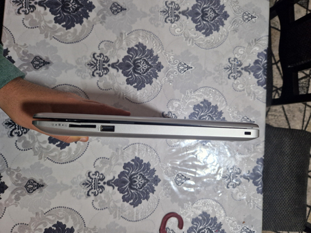 HP noutbuk srochna sotiladi