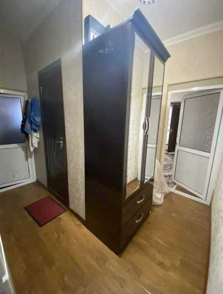 Срочно ТИНЧЛИКДА квартира сотилади 1-2 килингян , метрога 300метр , ИП