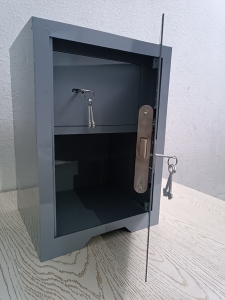 seyf 50x 35 sm .
