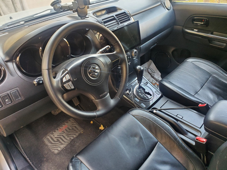 Внедорожник Suzuki Grand Vitara 2.0L 2008г